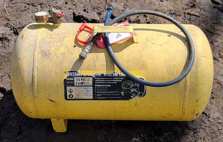 (F) Central Pneumatic Air Tank. - Kraft Auction Service, LLC