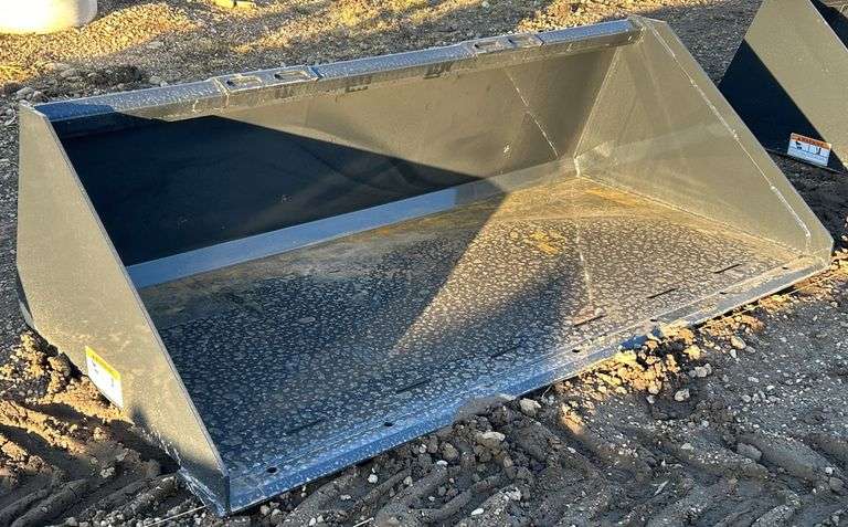 2024 Wolverine 72” Quick Attach Bucket - Kraft Auction Service, LLC