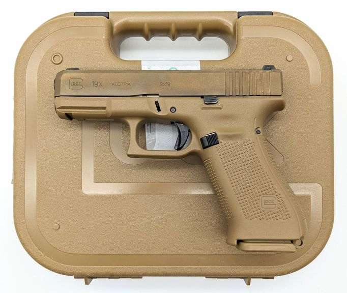 Glock Model 19X 9mm Semi Auto Pistol w/ Case - Kraft Auction Service, LLC