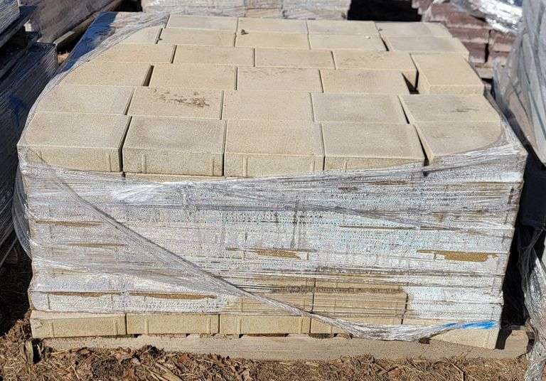 (AB) Pallet Of Landscaping Bricks - Kraft Auction Service, LLC