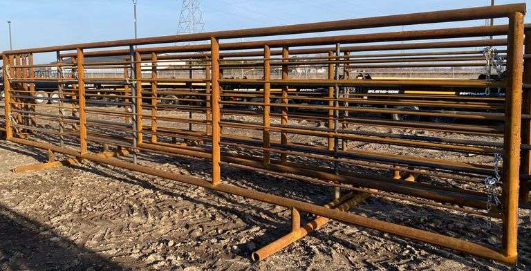 Steel Pipe Cattle Panel w/ 1 Gate - Kraft Auction Service, LLC