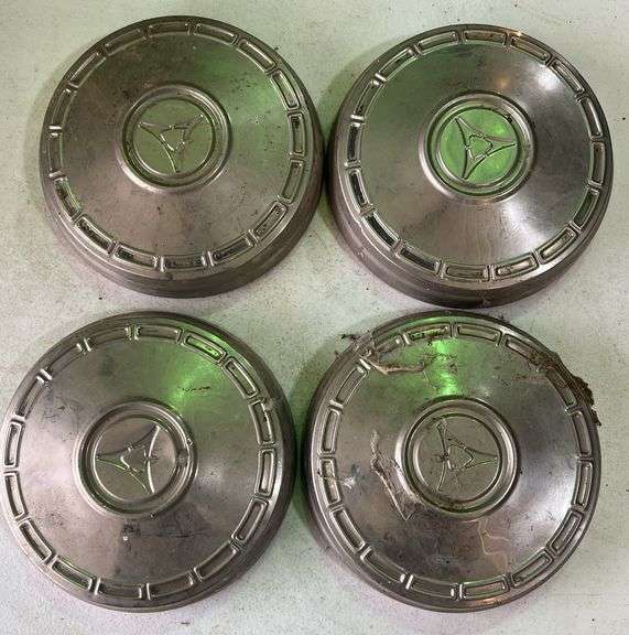 1964 Plymouth Valiant “Dog Dish” Hub Caps. - Kraft Auction Service, LLC