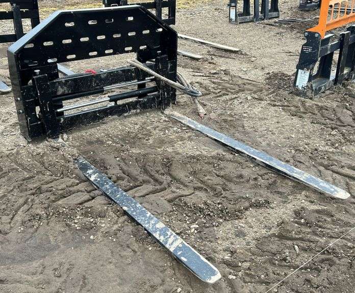 2025 FUTURE 60” Hydraulic Adjustable Side Shift Forks - Kraft Auction ...