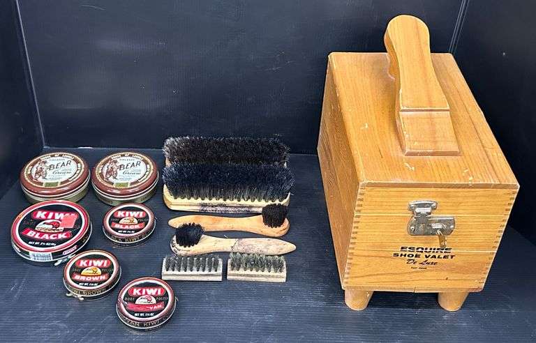 (XX) Esquire Shoe Valet De Luxe Locking Wooden Box With Key And ...