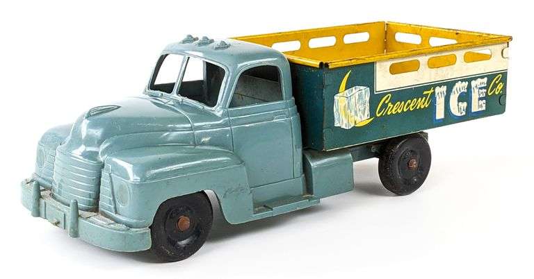 Marx Crescent Ice Co. Truck - Kraft Auction Service, LLC