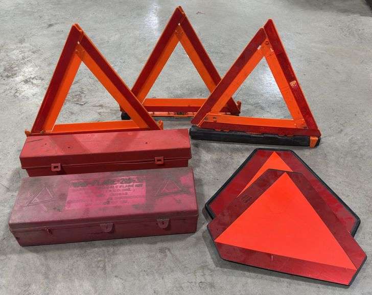 Emergency Warning Triangle Flare Kit - Kraft Auction Service, LLC