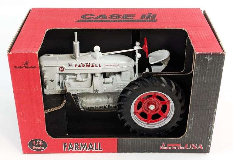 1/8 Scale Models Farmall M White Demonstrator Tractor - Kraft Auction ...