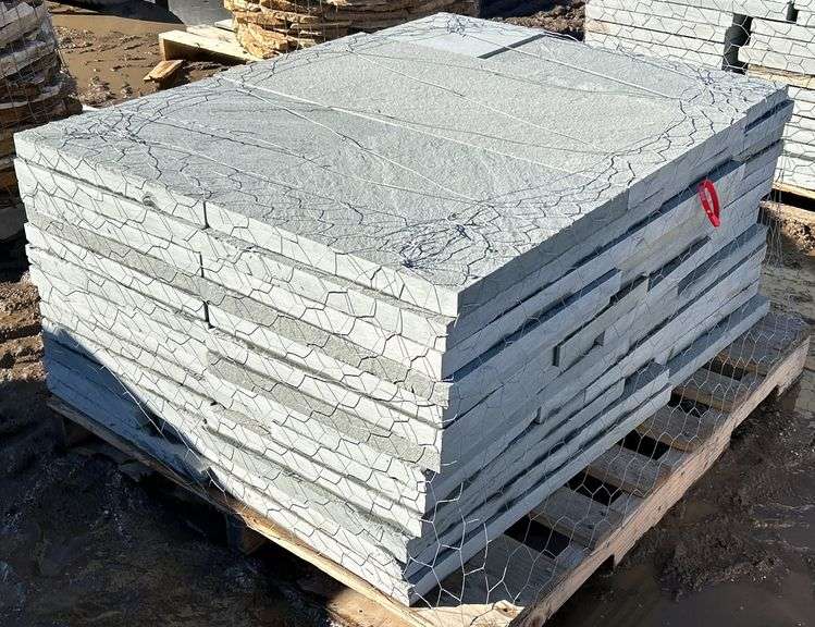 Pallet: 1.5" Bluestone Patio Kit - Kraft Auction Service, LLC