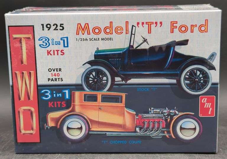 (D) AMT Models. 1:25 Scale. TWO 1925 Model "T" Ford & "T" Chopped Coupe ...
