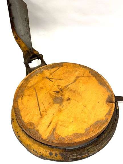 VTG. Royal Cast Iron Countertop Cheese Wheel Cutter - Kraft Auction ...