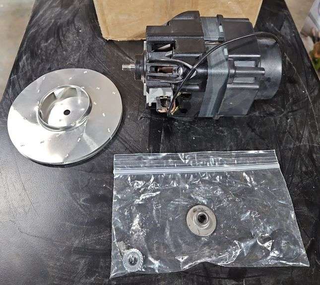 (ZZ) 12 Volt Electric Motor W/Attachment. - Kraft Auction Service, LLC