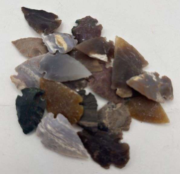 (KK) 20 Indian Arrow Heads Assorted Sizes - Kraft Auction Service, LLC