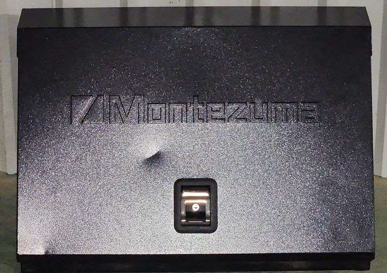 Montezuma Triangle Tool Box - Kraft Auction Service, LLC