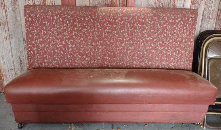 Rolling Booth Seating - Kraft Auction Service, LLC