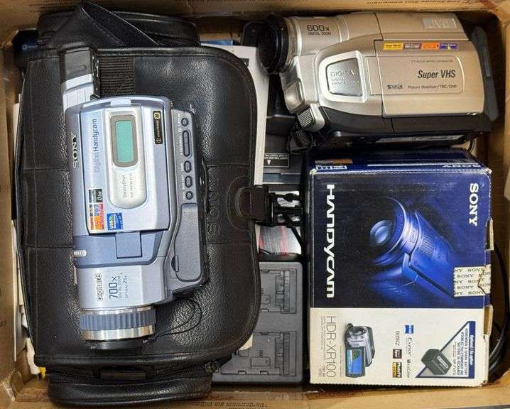 Super VHS JVC Digital Zoom, Sony Digital 8 Handycam W/Remote In Bag And ...