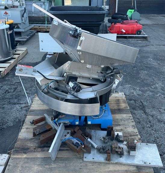 Feeder Dynamics Vibratory Feeder, Sorter (Screws, Nuts) - Kraft Auction ...
