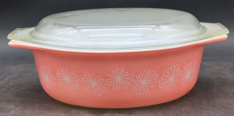 (R) Vtg Pyrex Pink Daisy Oval Casserole Dish W/ Lid. 1.5 Quart Capacity ...