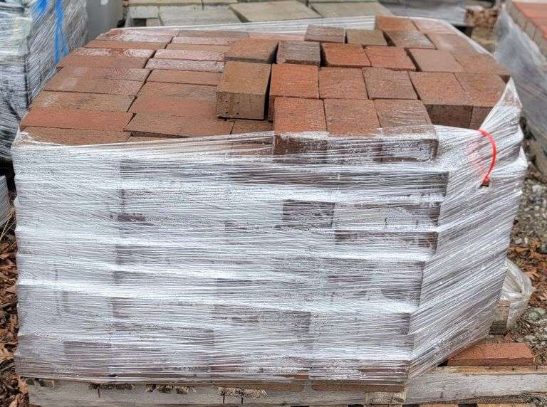(AB) Pallet Of Landscaping Bricks - Kraft Auction Service, LLC