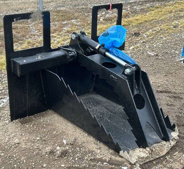 41” Quick Attach Hydraulic Tree Spade - Kraft Auction Service, LLC