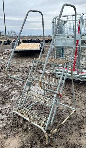ULINE 4 Step Rolling Ladder - Kraft Auction Service, LLC