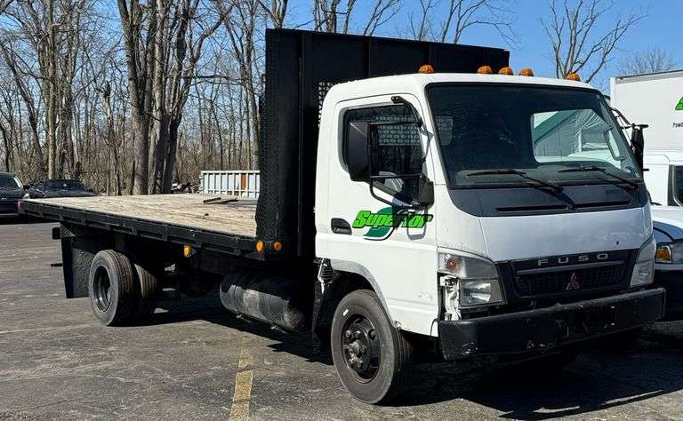 2005 Mitsubishi FH 211 FUSO Flatbed Truck - Kraft Auction Service, LLC