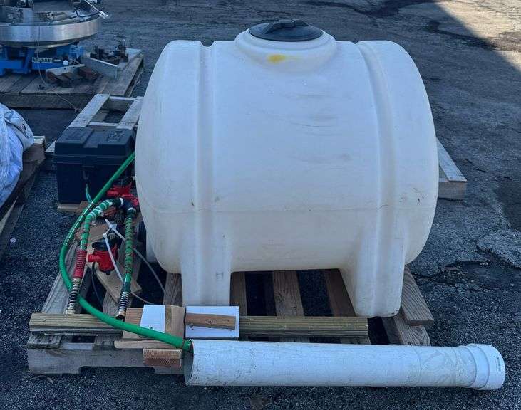 125 Gallon Horizontal Leg Poly Tank - Kraft Auction Service, LLC