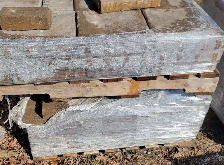 (AB) Pallet Of Landscaping Bricks - Kraft Auction Service, LLC