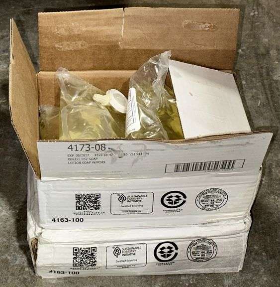 GoJo Purell CS2 Antibacterial Lotion Hand Soap With PCMX Dispenser ...