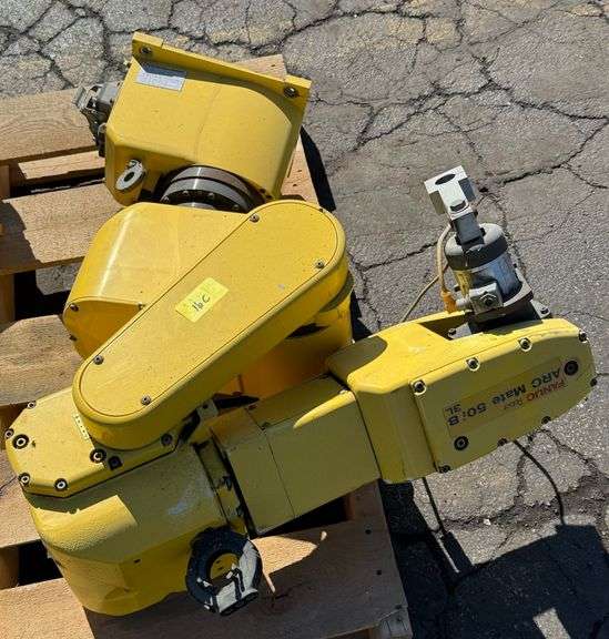 Fanuc ARC Mate 50i B 3L Robot Welding/Cutting Arm with Floor Casting ...