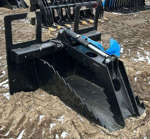 41” Quick Attach Hydraulic Tree Spade - Kraft Auction Service, LLC