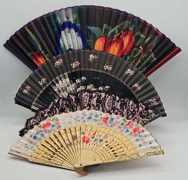 (AC) 2 Floral Hand Fans, 1 Lace Hand Fan, And 1 Fruit Themed Hand Fan ...