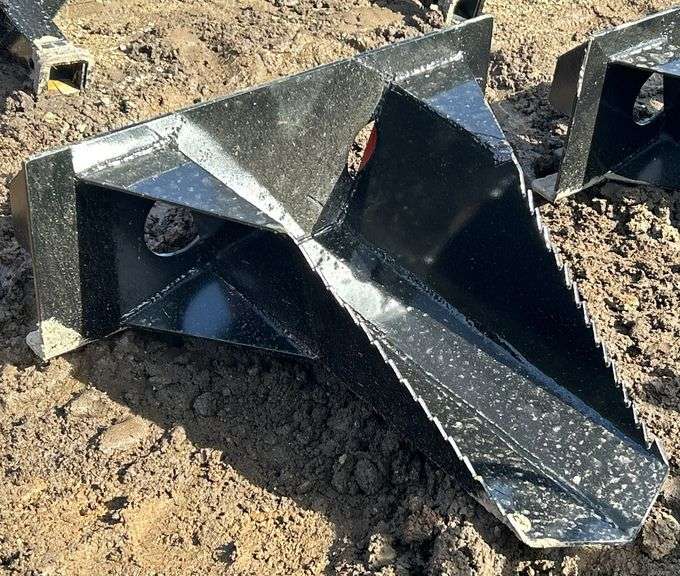 24” Mini Skid Steer Quick Attach Tree Spade - Kraft Auction Service, LLC