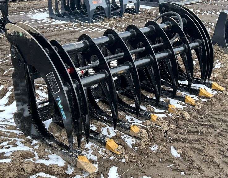 2025 FUTURE 72" Quick Attach Grapple - Kraft Auction Service, LLC
