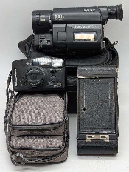 (G) Sony Handycam Vision video recorder, Fujifilm Discovery camera, and ...