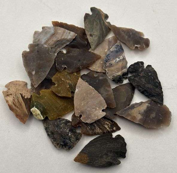 (KK) 20 Indian Arrow Heads Assorted Sizes - Kraft Auction Service, LLC