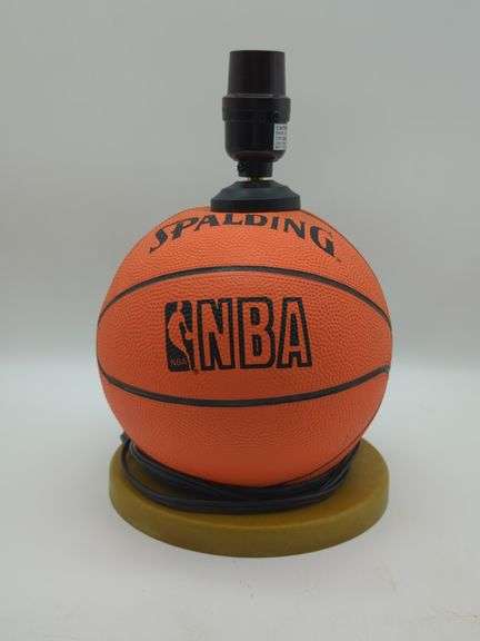 (I) Sportscast NBA Chicago Bulls shade Basketball lamp in box. Approx 7 ...