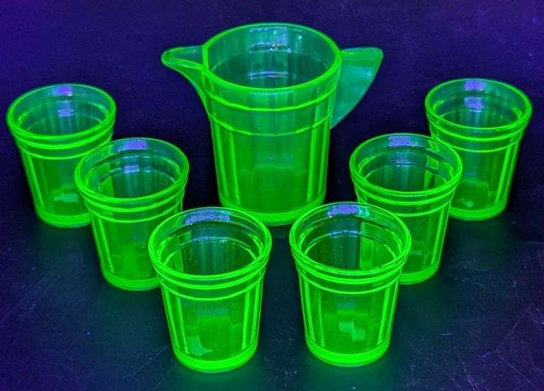 (H) Akron Agate uranium glass Toy water set (7 pcs)(tallest piece is 3 ...