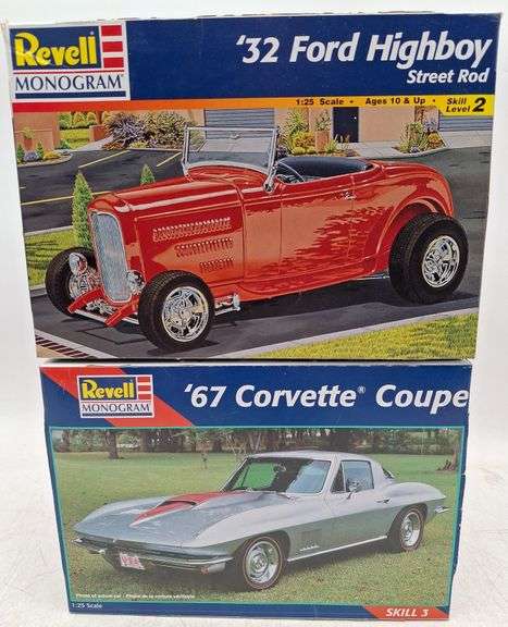 (D) Revell Monogram '32 Ford Highboy Street Rod (1:25 Scale) and '67 ...