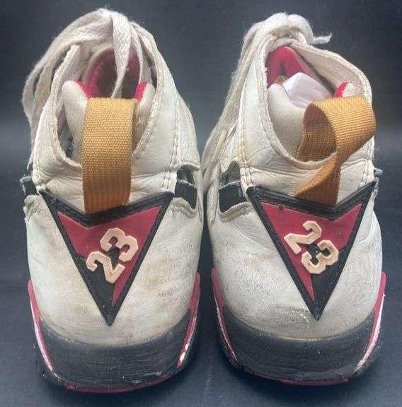 (K) Michael Jordan no 23 basketball shoes size 20 - Kraft Auction ...