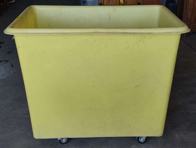 Poly Box Truck Cart - Kraft Auction Service, LLC