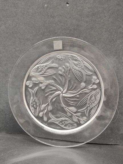 (AC) 1960s/70s Lalique Collector Plates - Kraft Auction Service, LLC