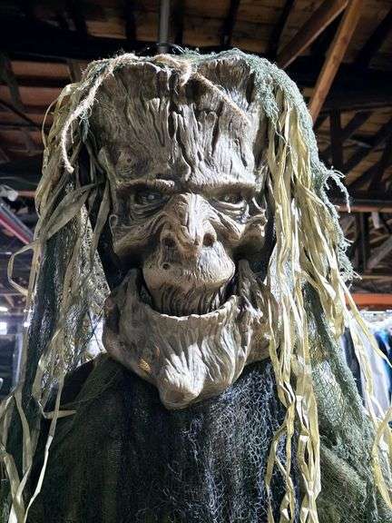 (KC) Haunted Hill Farm Animatronic Tree Man - 68" tall - Kraft Auction ...