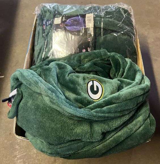 (F) Green-bay Packers Bath Robes - Kraft Auction Service, LLC