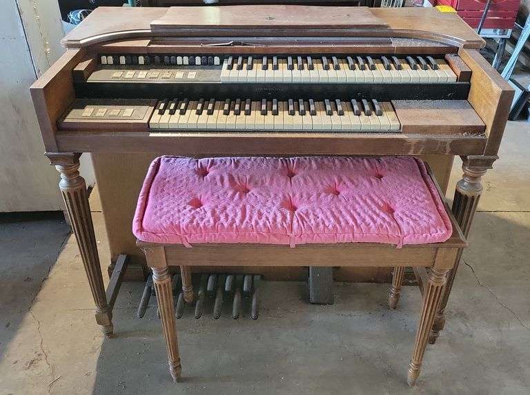 Hammond M3 Series Organ With Bench - Kraft Auction Service, LLC