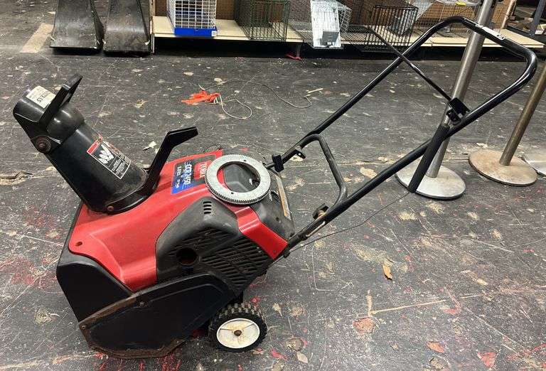 Toro CCR 2450 Self Propelled Snow Blower - Kraft Auction Service, LLC