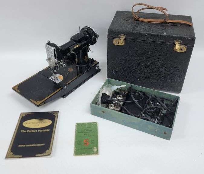 Vintage Singer Featherweight Model 221-1 Sewing Machine - Kraft Auction ...