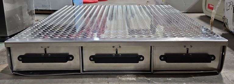 Low Profile Diamond Plate 3 Drawer Storage Box. - Kraft Auction Service ...