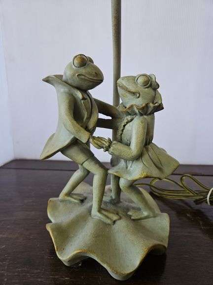 Frogs Dancing Lamp. - Kraft Auction Service, LLC