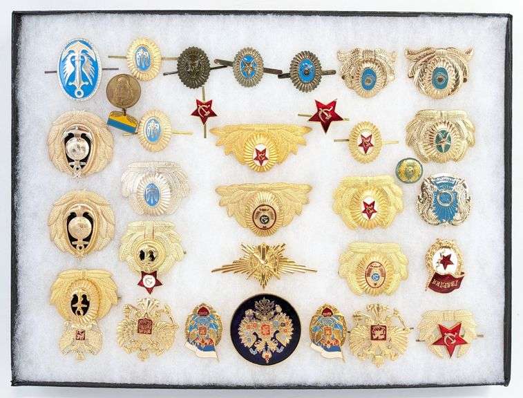 (26) Soviet Russian Cap Badges & Other Badges - Kraft Auction Service, LLC