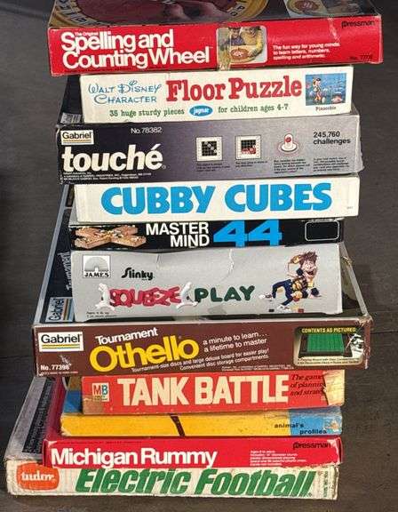(R) Stack of Board Games Cubby Cubes, Othello, Master Mind And more ...